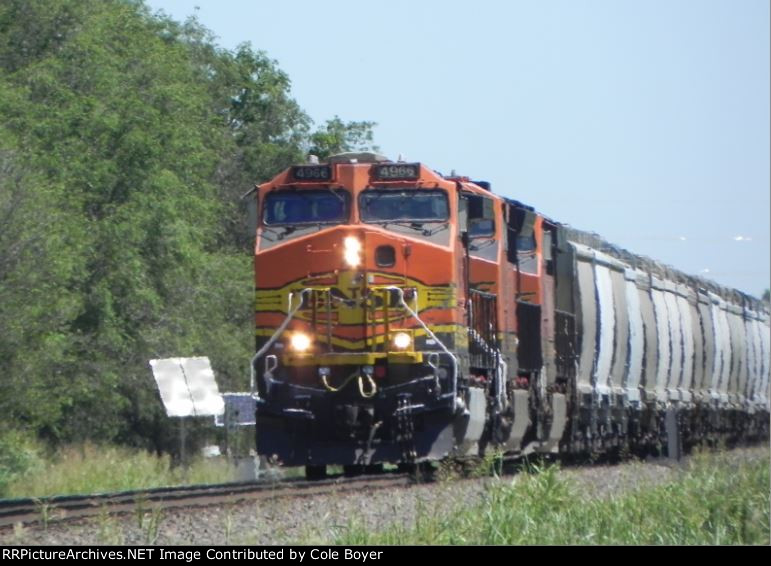 BNSF 4966 (GE C44-9W)